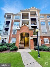Polo Fields Apartments for Rent with High Ceilings - Reston, VA ...