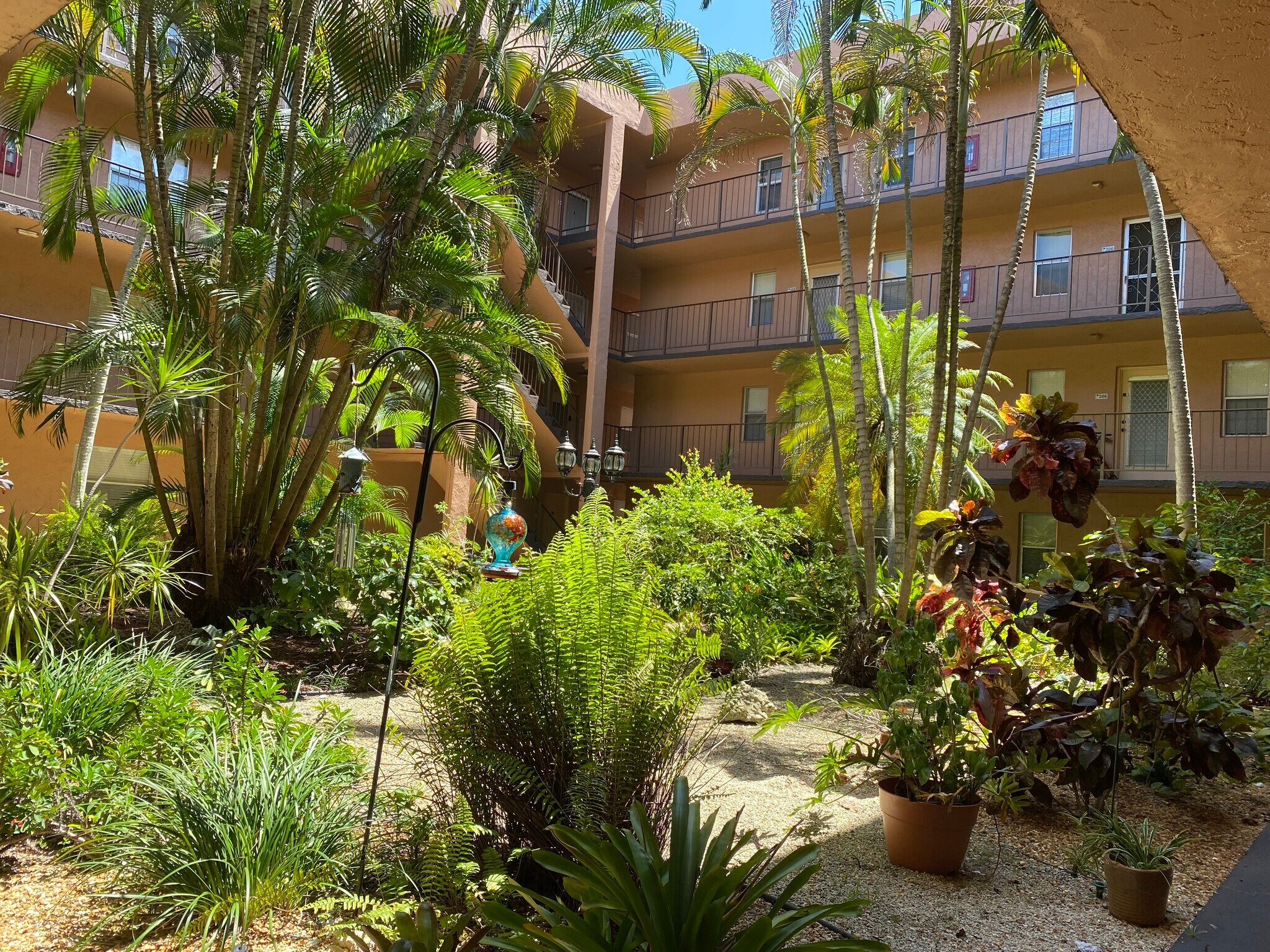 2861 Somerset Dr Unit 408, Lauderdale Lakes, FL 33311 - Condo for Rent ...