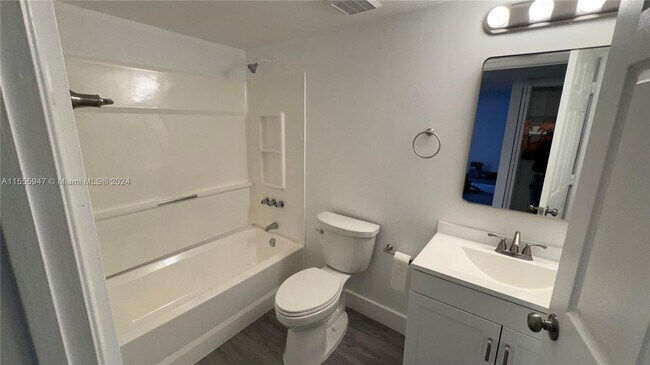 14921 SW 82nd Ln Unit 19-108, Miami, FL 33193 - Room for Rent in Miami ...