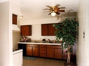 Sierra Terrace East Rentals - Bakersfield, CA | Apartments.com