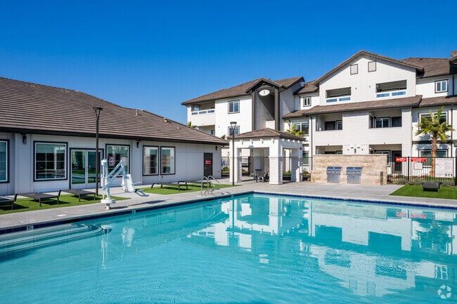 Morada Apartments for Rent with a Walk-In Closet - Stockton, CA ...