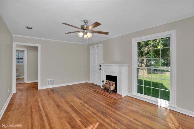 3738 Greenway Pl, Shreveport, LA 71105 | Apartments.com