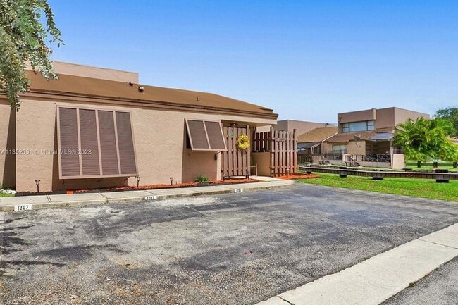 1207 NW 123rd Terrace, Pembroke Pines, FL 33026 - House Rental in ...