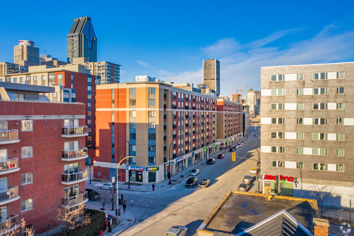 Terrasses Windsor Apartments - 1195-1255 Notre-Dame W Montréal, QC ...