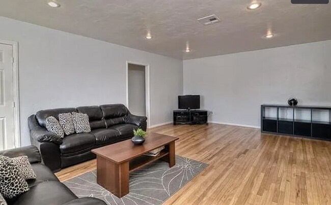 4920 Art St, San Diego, CA 92115 - House Rental in San Diego, CA ...