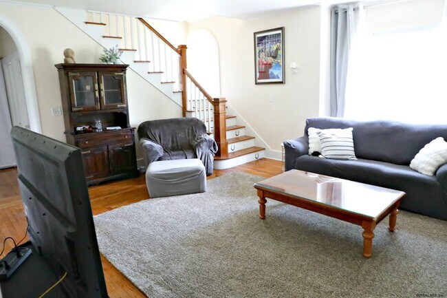 18 Tait Ln, Saratoga Springs, NY 12866 - House Rental in Saratoga ...