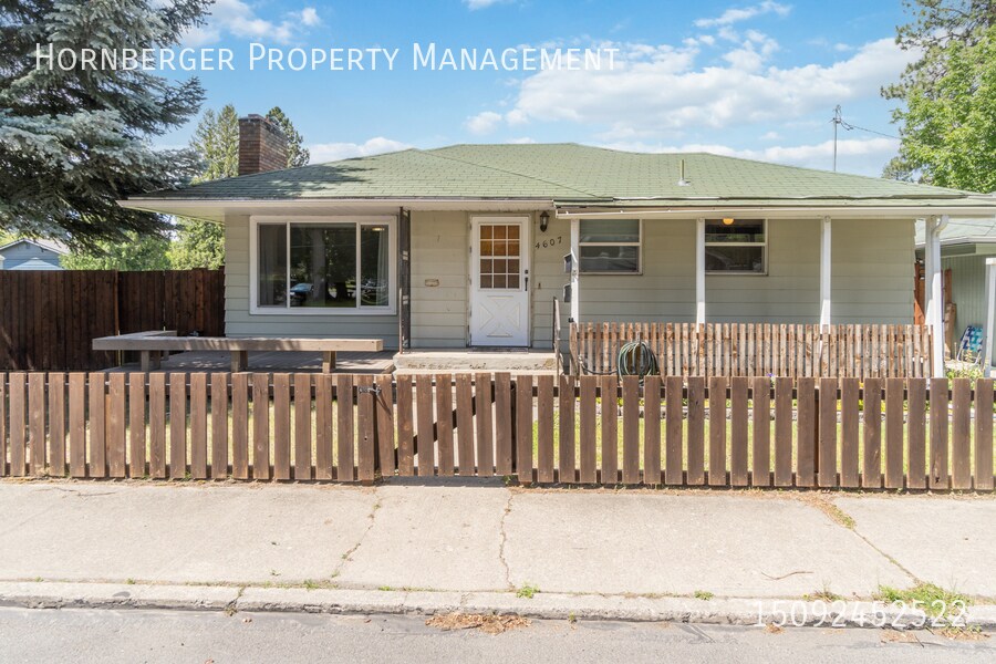 4607 N G St Unit Upper, Spokane, WA 99205 - Room for Rent in Spokane ...
