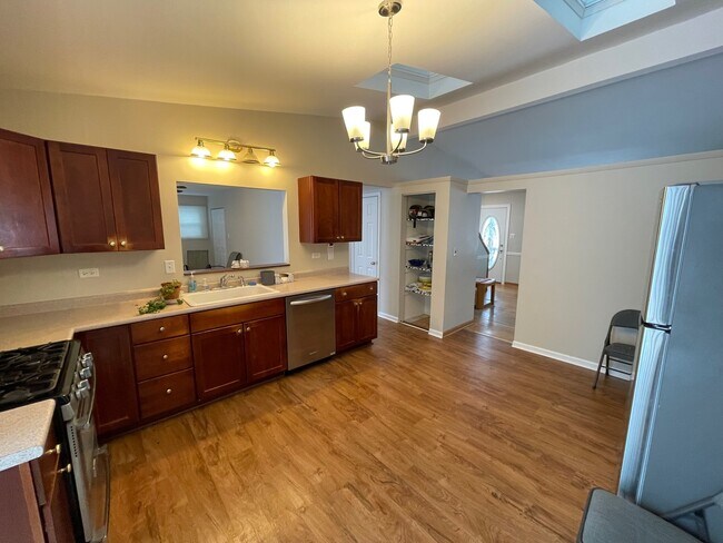 3910 Raven Ln, Rolling Meadows, IL 60008 - House Rental in Rolling ...