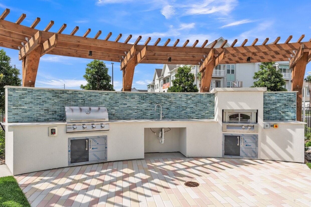 The Brightly Apartments - 1005 Brentwood Dr Davenport, FL 33837 ...