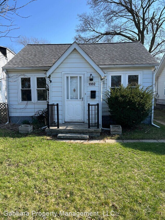 1992 Pearl Ave, Warren, MI 48091 - House Rental in Warren, MI ...