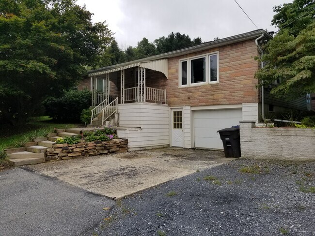 3556 Huckleberry Rd, Allentown, PA 18104 - House Rental in Allentown ...