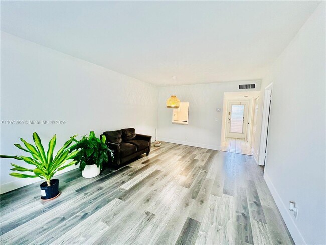 301 Cambridge Rd Unit 210, Hollywood, FL 33024 - Condo for Rent in ...