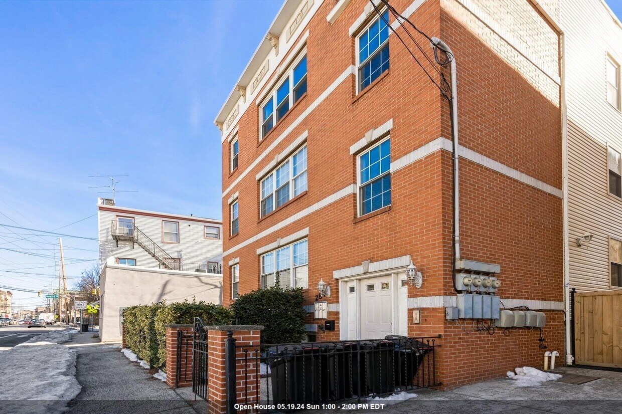 284 Baldwin Ave Unit 2ND FLOOR, Jersey City, NJ 07306 - Room for Rent ...