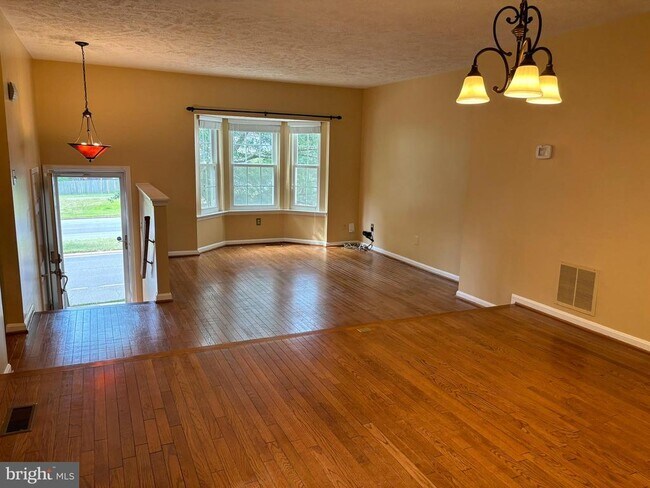 13940 New Braddock Rd, Centreville, VA 20121 - Townhome Rentals in ...