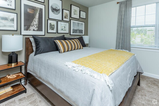 Huntley Manor Apartments - Novi, MI | Apartments.com
