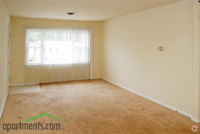 New Castle Apartments Apartments - 201 Newcastle Dr Colonial Heights ...