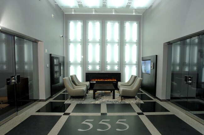 555 Luxury Apartments - Apartments in Birmingham, MI | Apartments.com