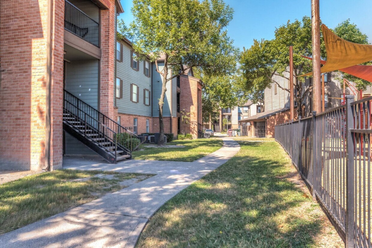 Sutter Ranch - 10445 Greens Crossing Blvd Houston, TX 77038 ...