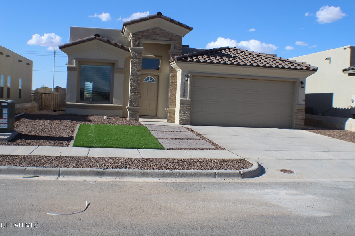 13885 Paseo Bosque Ave, Horizon City, TX 79928 - House Rental in ...