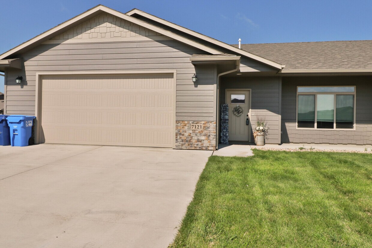 7119-7121 Hanson Ave Unit 7121, Sioux Falls, SD 57108 - Room for Rent ...
