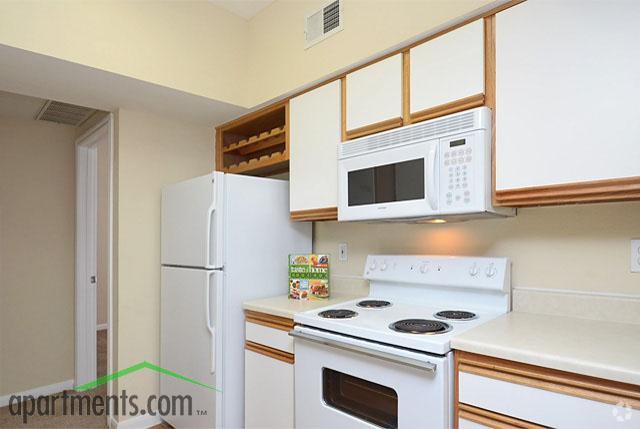 COMPASS AT WINDMILL LAKES Apartments - 9757 Windwater Dr Houston, TX ...