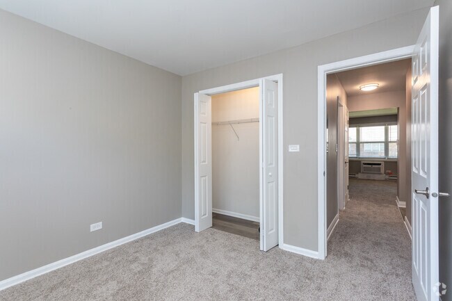 Iron Gate Apartments - Apartments in Glen Ellyn, IL | Apartments.com