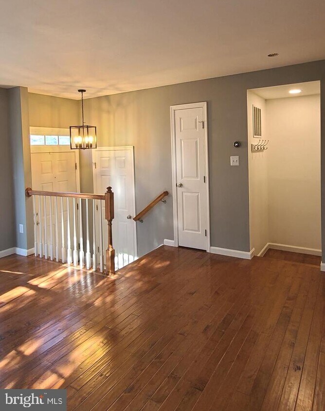 6562 Osprey Point Ln, Alexandria, VA 22315 - Townhome Rentals in ...