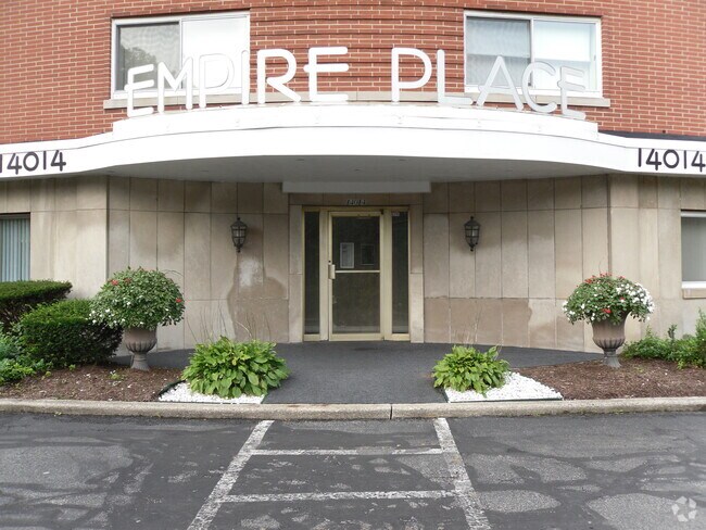 Buckeye-Shaker Apartments for Rent with a Living Room - Cleveland, OH ...