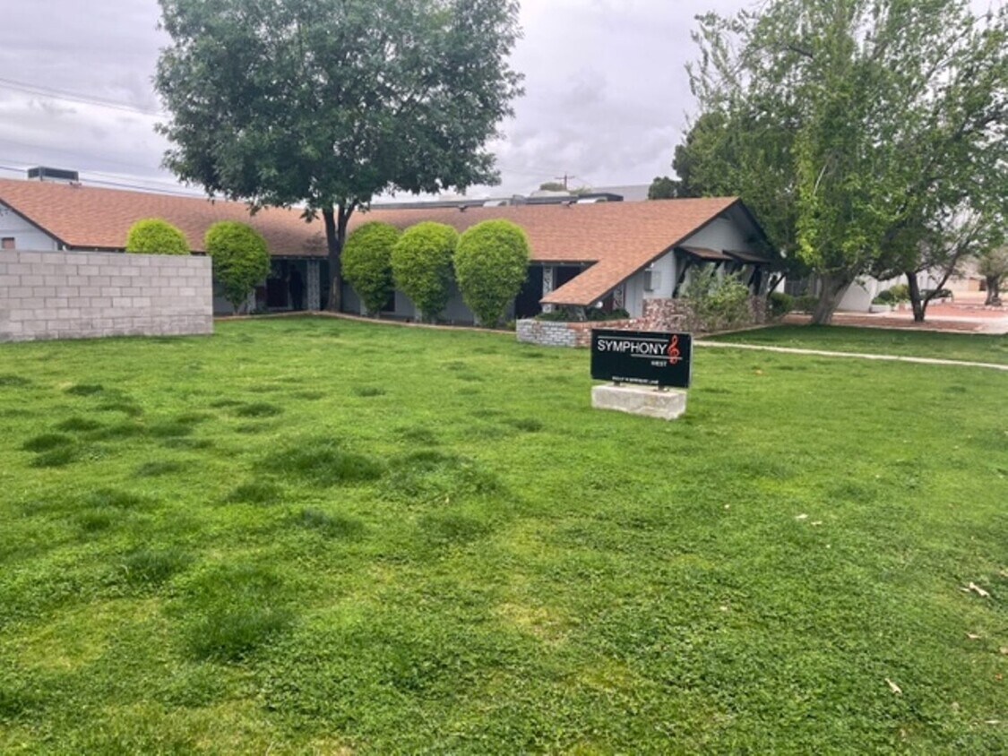 1 bed 1 bath with storage unit - 1920-1926 W Berridge Ln Phoenix, AZ ...