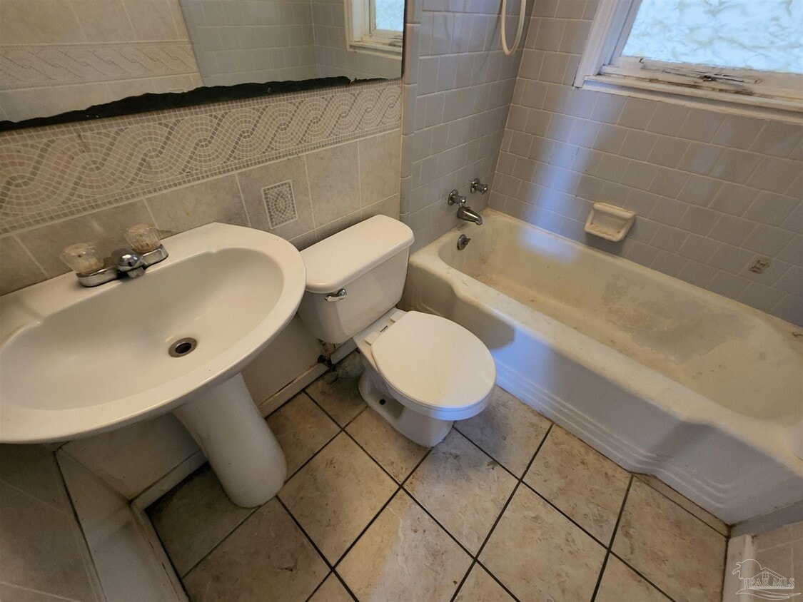 3052 Creighton Rd, Pensacola, FL 32504 - House Rental in Pensacola, FL ...