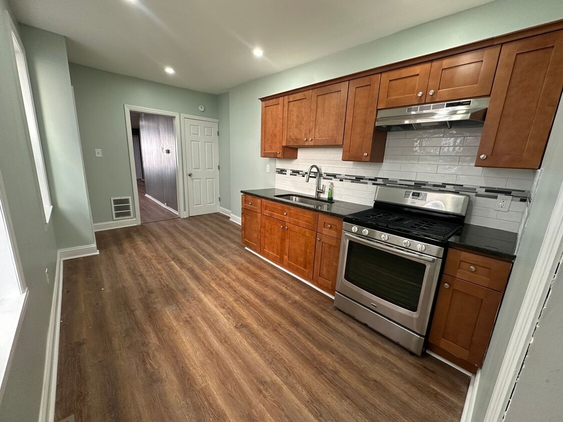 1010 Potter St, Chester, PA 19013 - House Rental in Chester, PA ...