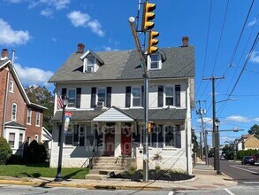 Montgomeryville Township Montgomery, PA Pet Friendly Condos
