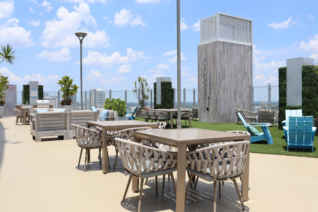 SkyHouse Channelside - 112 N 12th St Tampa, FL 33602 | Apartments.com