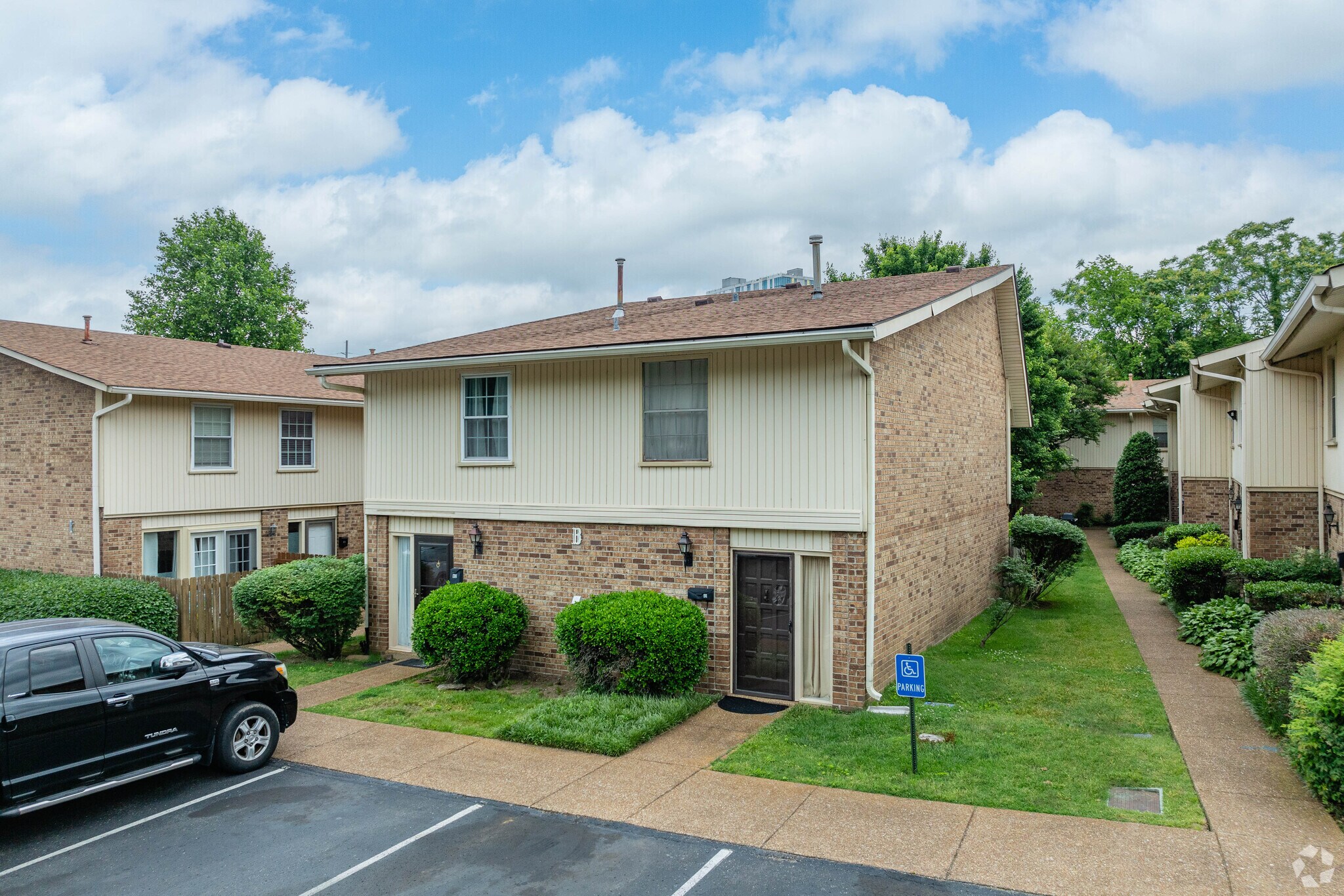 Hobbs House - 2116 Hobbs Rd Nashville, TN 37215 | Apartments.com