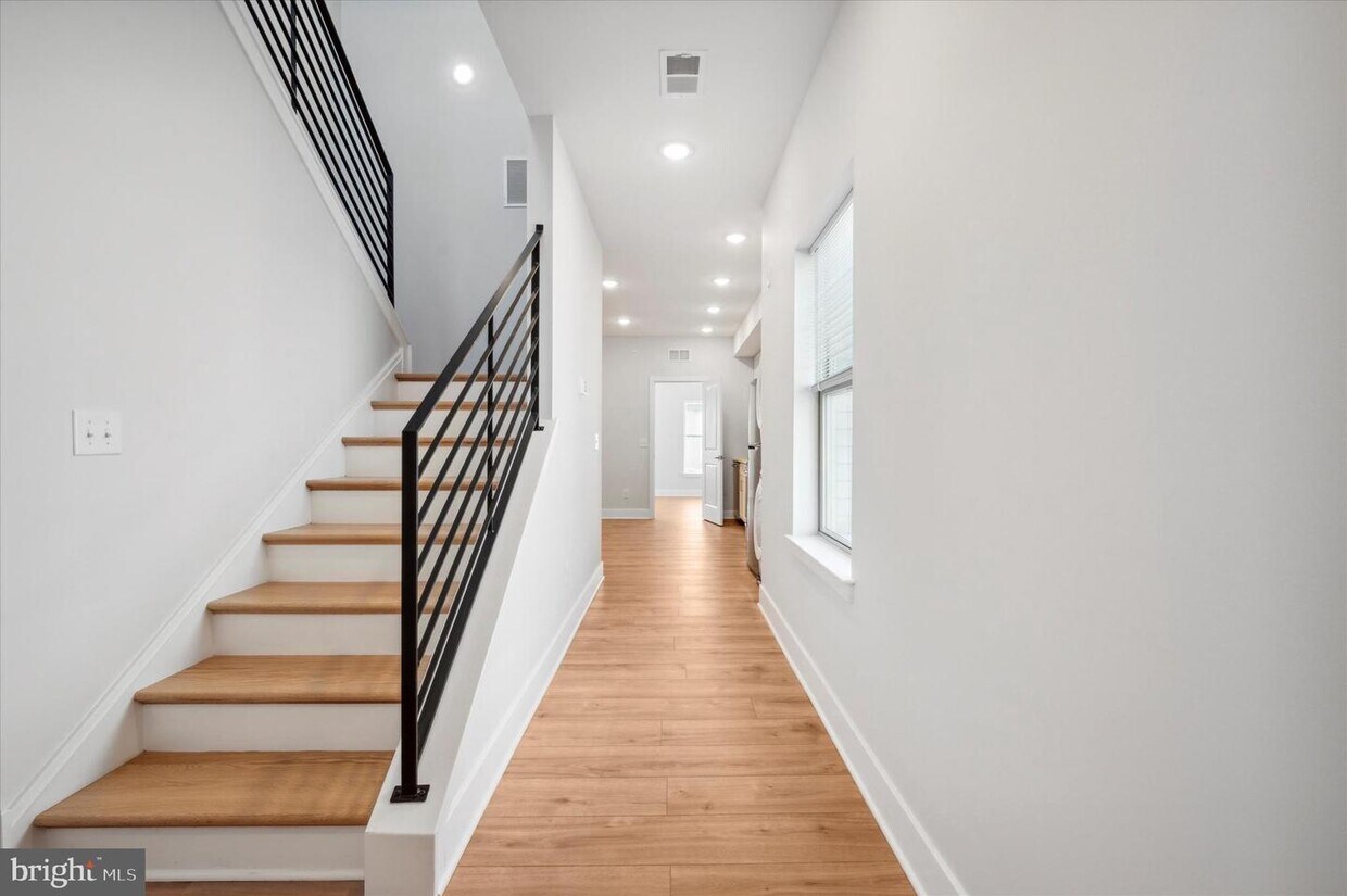 807 Corinthian Ave Unit 3, Philadelphia, PA 19130 - Room for Rent in ...