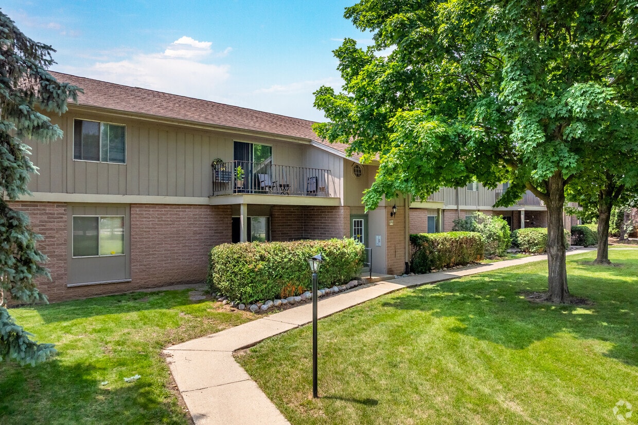 Mequon Parc Apartments - 5900-6010 W Lucerne Ct Mequon, WI 53092 ...