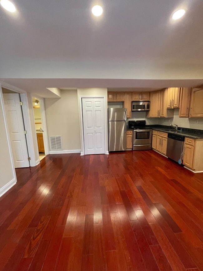 1124 E St NE Unit E, Washington, DC 20002 - Condo for Rent in ...