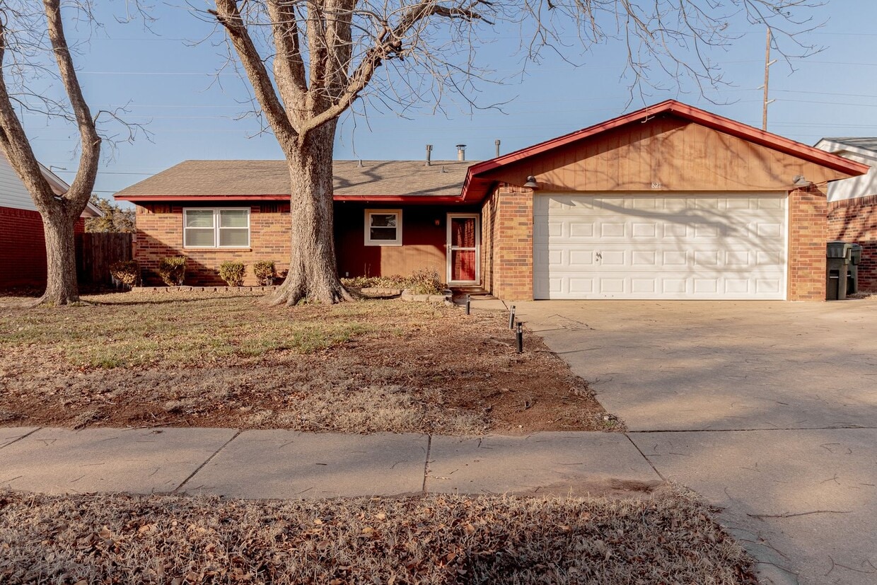 821 Peregrine Dr, Norman, OK 73072 - House Rental in Norman, OK | Apartments.com