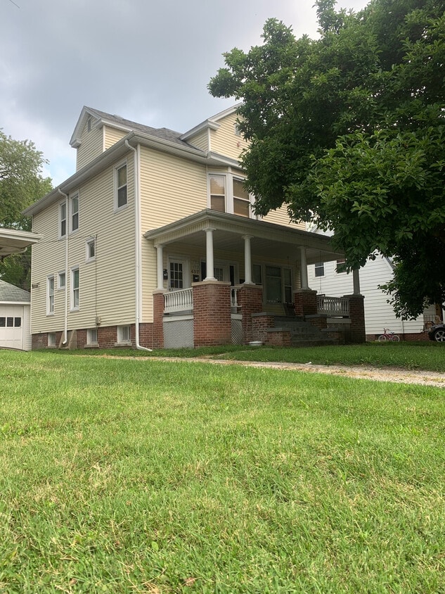 457 W Lawrence Ave Unit 1, Springfield, IL 62704 - Room for Rent in ...