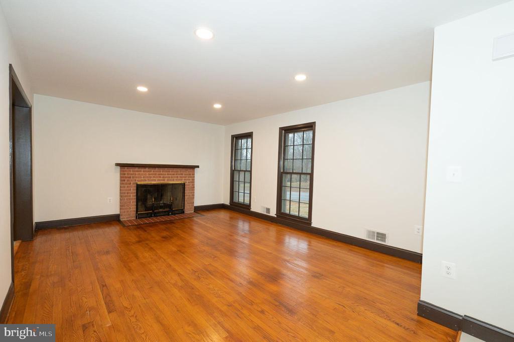 4866 Sideburn Rd, Fairfax, VA 22032 - House Rental in Fairfax, VA ...