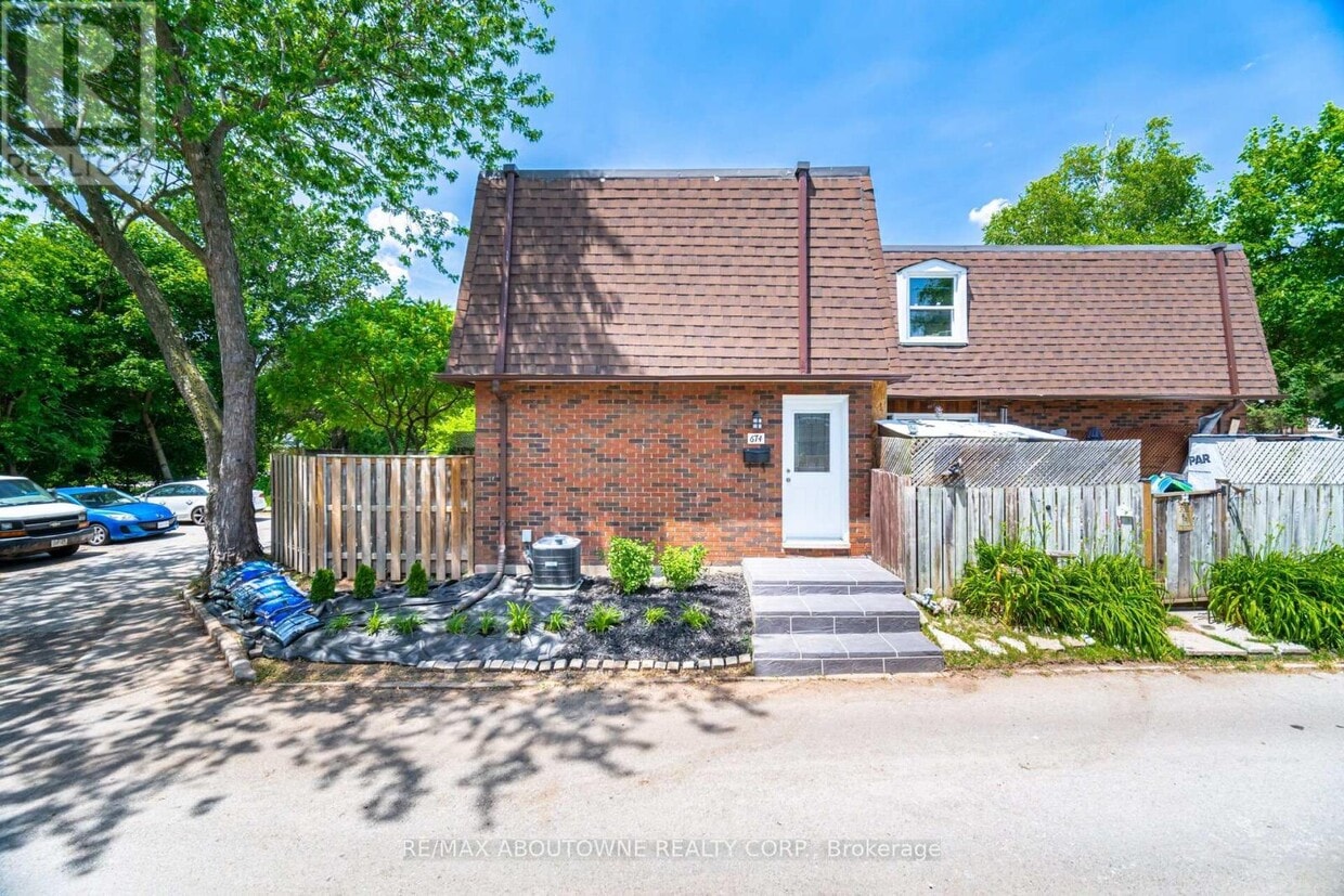 674 Francis Rd, Burlington, ON L7T 3X7 - Maison de Ville à Louer à ...