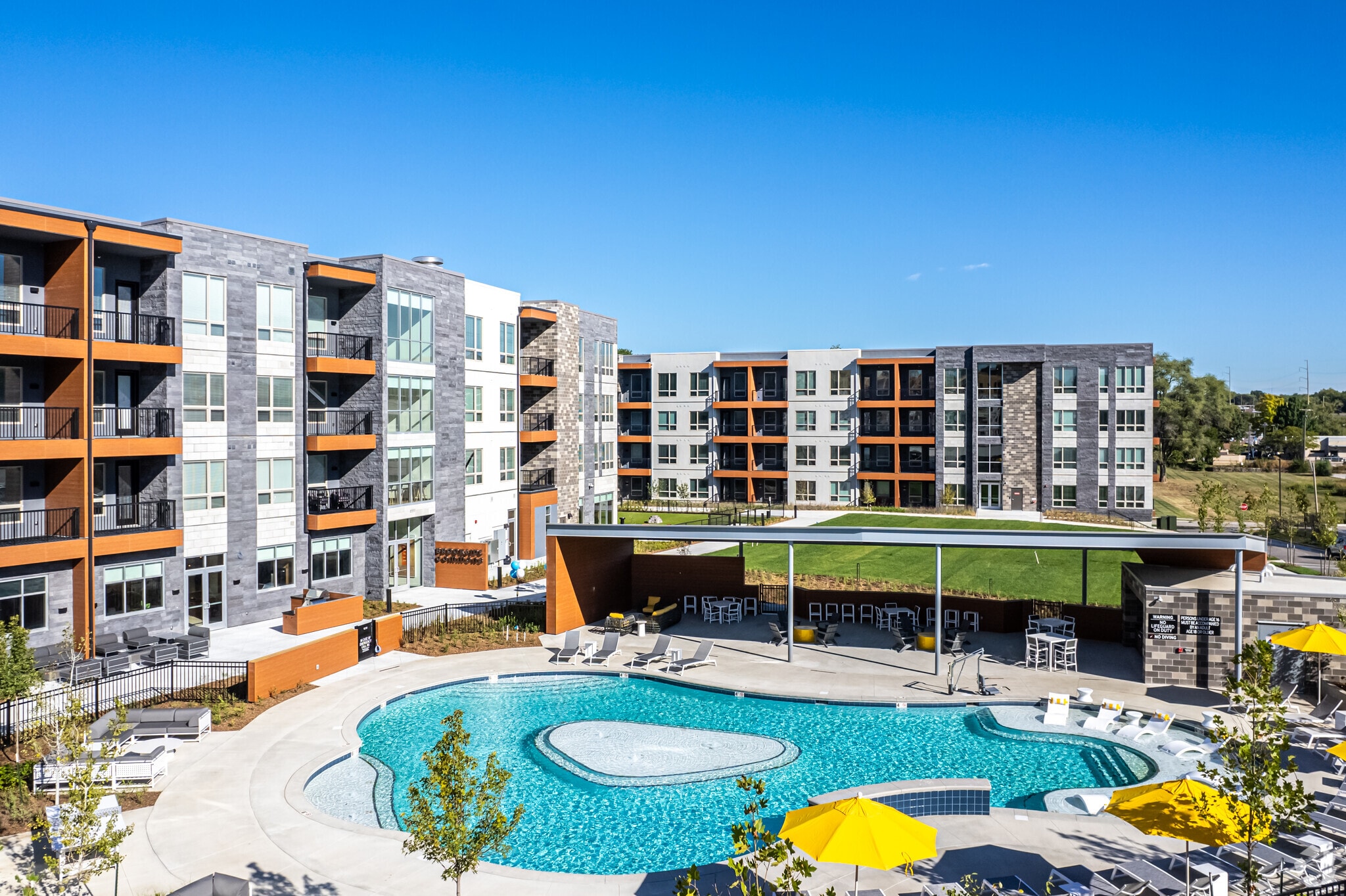 Brookside Commons - 6551 Rockhill Rd Kansas City, MO 64131 | Apartments.com