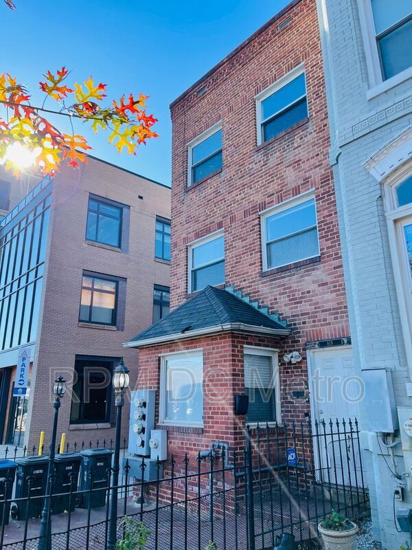 818 7th St NE, Washington, DC 20002 - House for Rent in Washington, DC ...