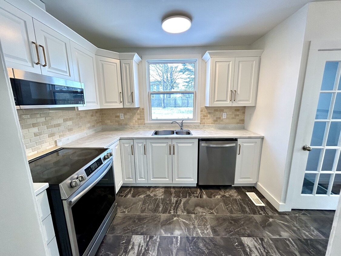 75 Cornwall Crescent, St. John's, NL A1E 1Z7 - Maison de Ville à Louer ...