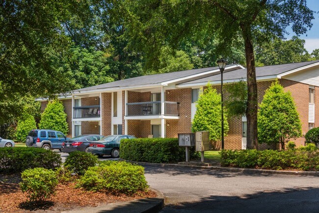 Landmark Woods Apartment Homes - Apartments in Florence, SC ...