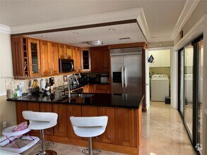 Best Luxury Park Lake Village Condominiums Apartments for Rent - Miami, FL - Updated Today ...