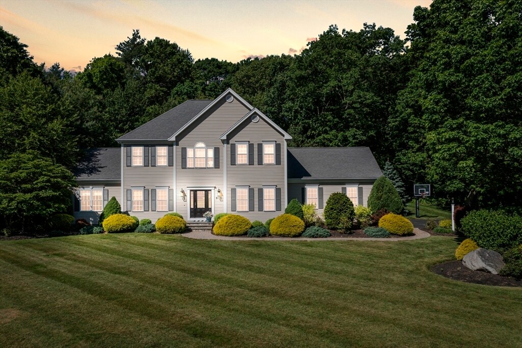 9 Hickory Dr, Medway, MA 02053 - House Rental in Medway, MA ...