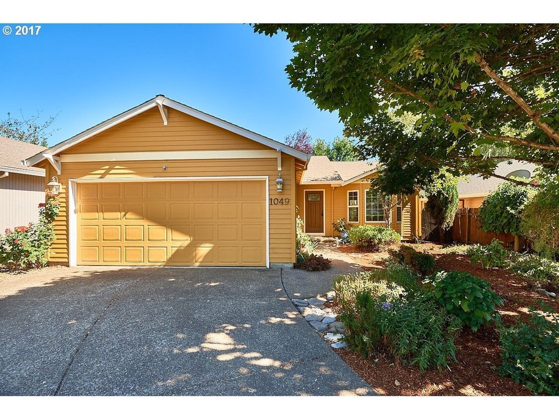 1049 SE Ash St, Dundee, OR 97115 - House Rental in Dundee, OR ...