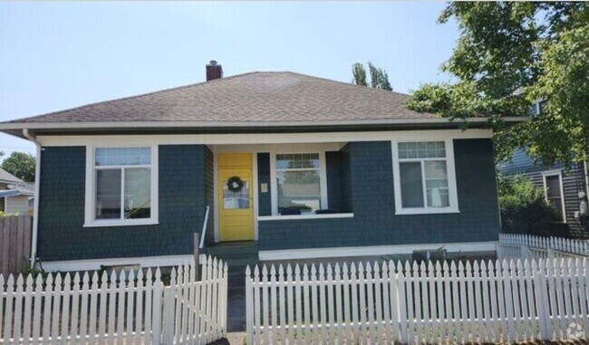 Downtown Bellingham Apartments for Rent with a Yard - Bellingham, WA ...