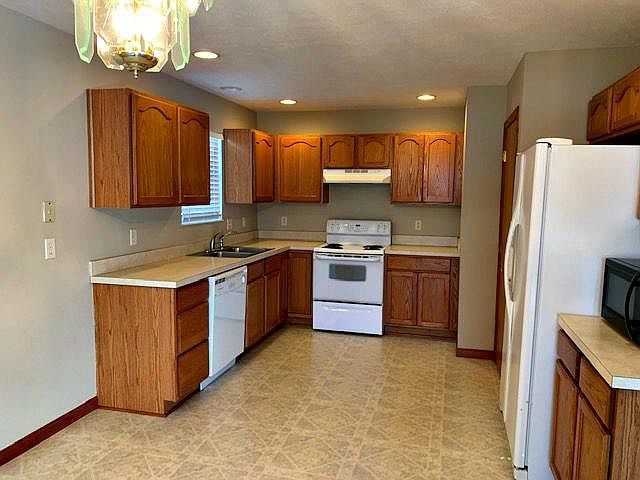 12848 Rolling Meadows Dr, Evansville, IN 47725 | Apartments.com
